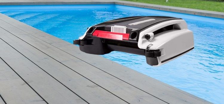 Instapark Betta automatic robotic pool cleaner reviews | Solar-powered